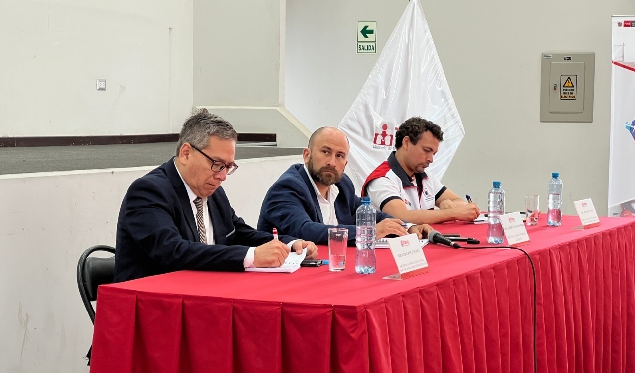 Ministro Eduardo García diálogo social y respeto a derechos laborales de trabajadores | Radio ...